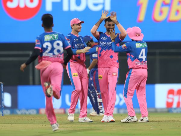 Twitter reacts as Jaydev Unadkat takes three wickets in successive ...